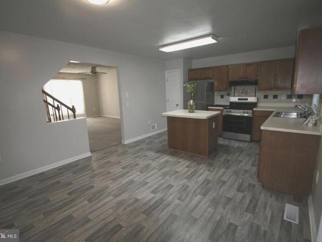 11203 D Barnswallow Place