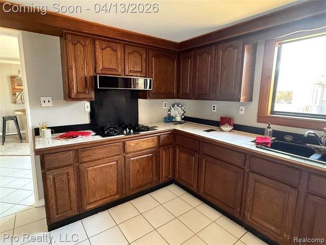 11200 Wahrman St, Romulus, MI 48174