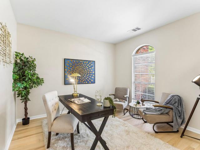 11200 Savin Hill Ln