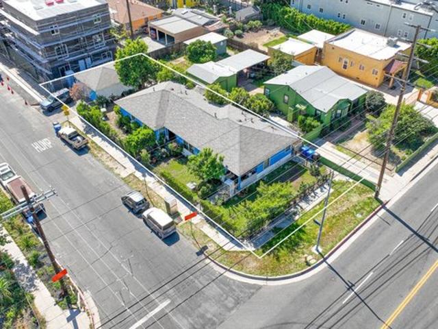 11202 Oxnard St, North Hollywood, CA 91606