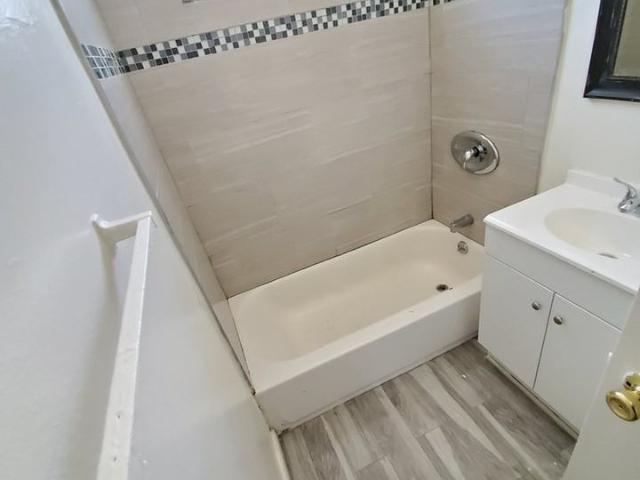 11207p 1 Bedroom Apartment for Rent at 11207 S Prairie Ave, Inglewood, CA 90303