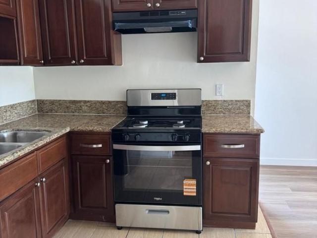 11207p 2 Bedroom Apartment for Rent at 11207 S Prairie Ave, Inglewood, CA 90303