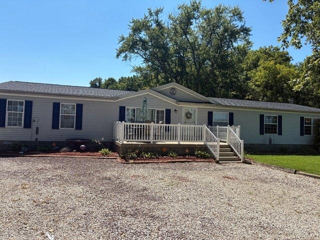 11204 Raccoon Creek Ln, Saint Francisville, IL 62460