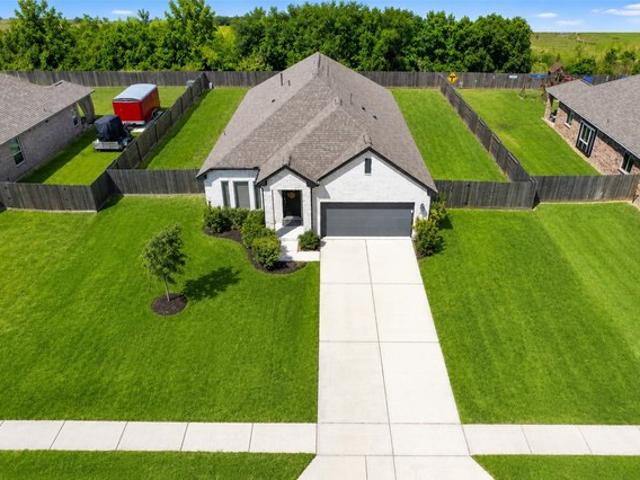 11206 Youngquist Dr, Mont Belvieu, TX 77535