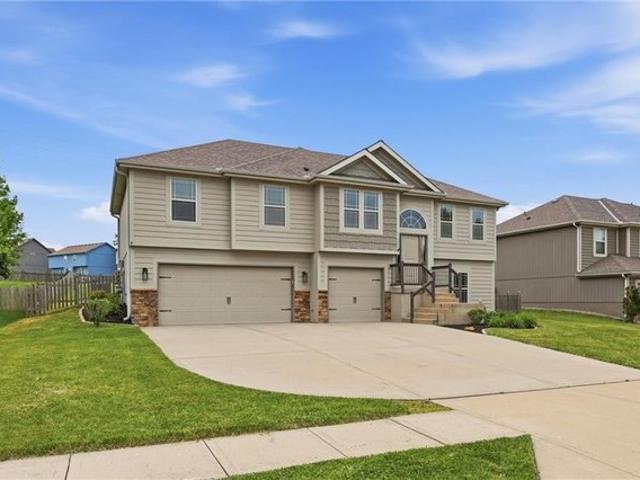 11208 N Manchester Ave, Kansas City, MO 64157