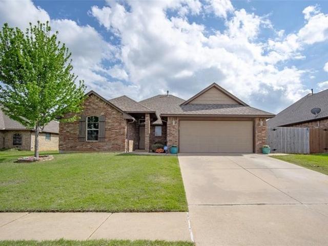 11208 NW 8th St, Yukon, OK 73099
