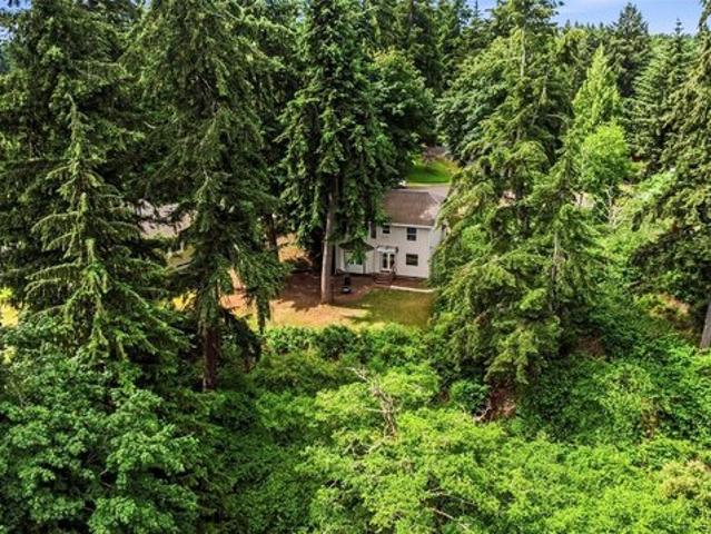 11209 Riviera Dr, Anderson Island, WA 98303
