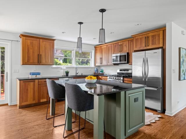 1120 Manor Drive