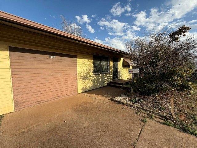 1120 N Chalmers St, Altus, OK 73521