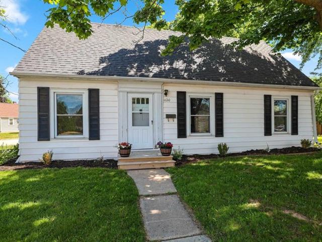 1120 N Badger Ave, Appleton, WI 54914