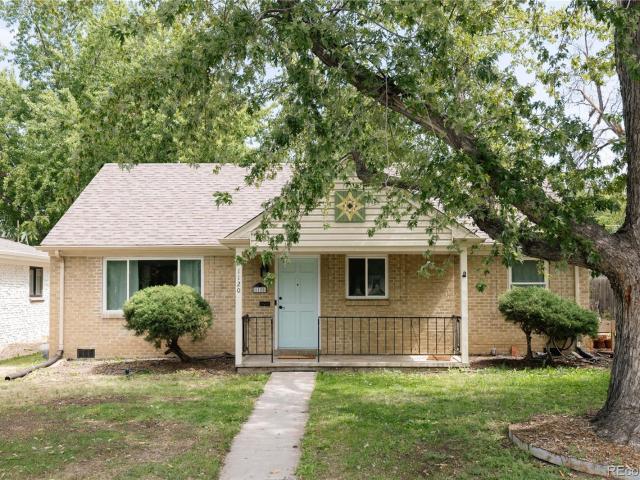 1120 N Locust Street