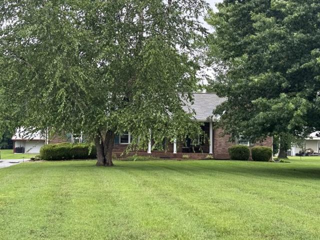 1120 Oak Plains Rd, Clarksville, TN 37043