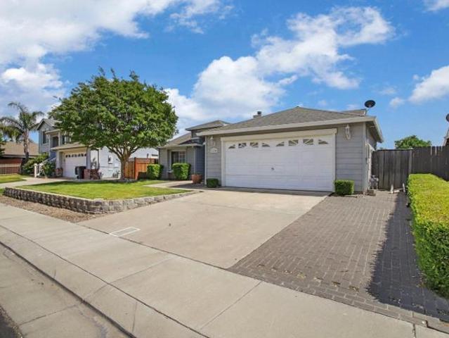 1120 Cannella Dr, Lathrop, CA 95330