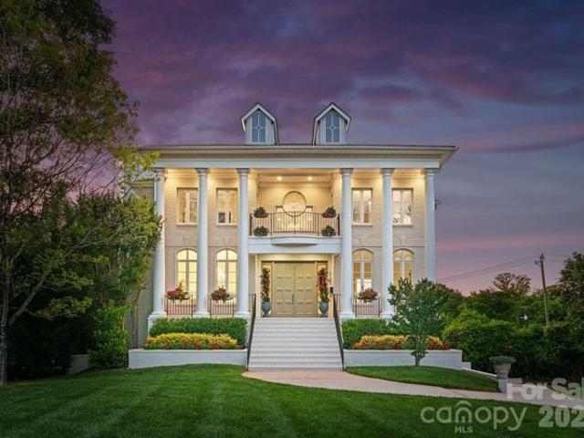 1120 Chollywood Dr, Charlotte, NC 28211
