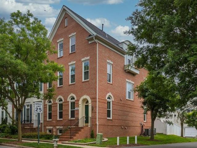 1120 Crestfield Dr, Rockville, MD 20850