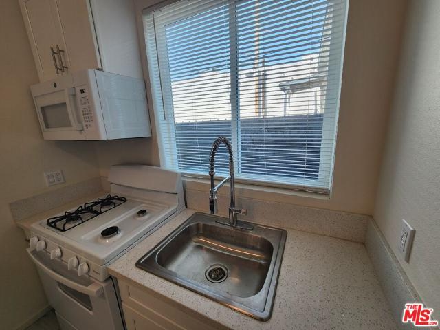 1120 E 25th St, Unit 102, Los Angeles, CA 90011 | MLS #26664 | Compass