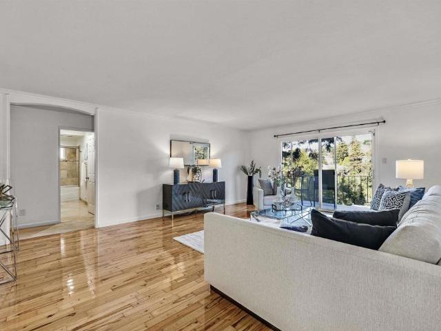 1120 Hollywood Ave 1