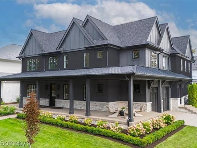 1120 Lyonhurst St, Birmingham, MI 48009