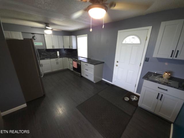 1120 Lockhart Rd
