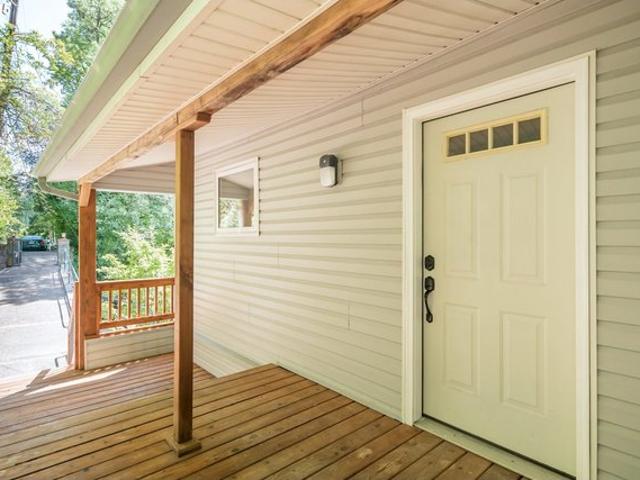 1120 SW Broadway Dr, Portland, OR 97201