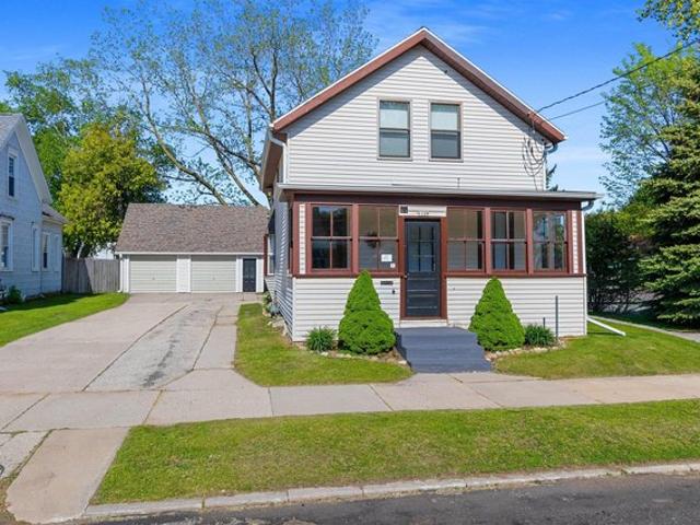 1120 S 23rd St, Manitowoc, WI 54220