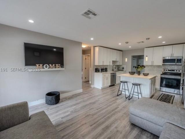 1120 S 28th Ave, Hollywood, FL 33020