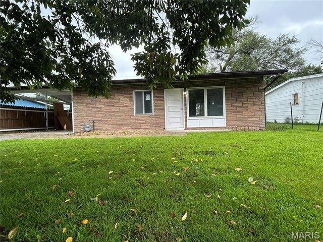 1120 Saint Michael Dr, Cahokia, IL 62206