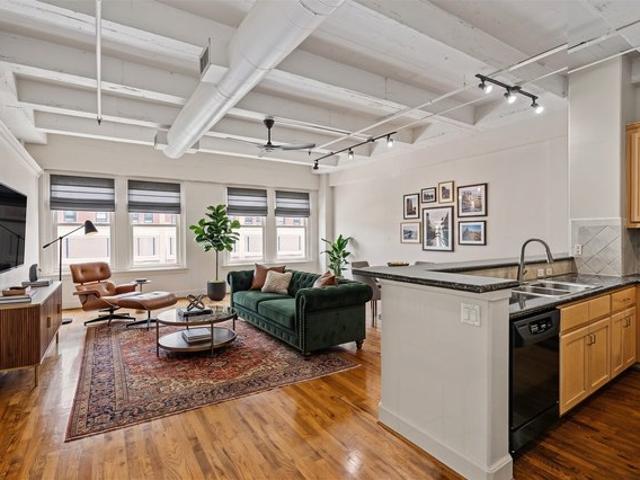 1120 Texas St Apt 6B, Houston, TX 77002