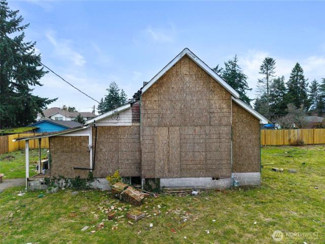 1120 th Avenue SW
