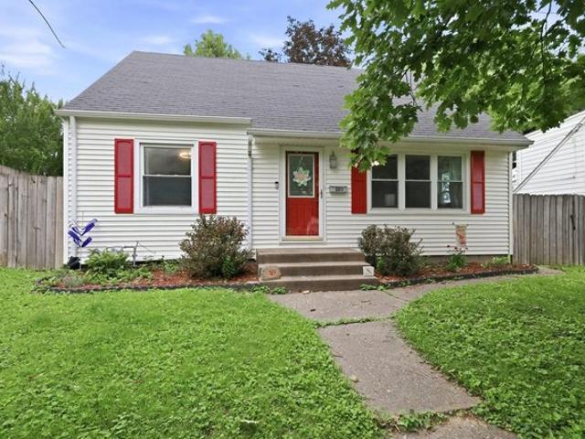 1120 W Lombard St, Davenport, IA 52804