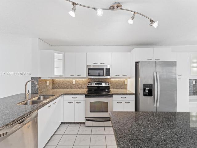 1120 W Lake St, Hollywood, FL 33019 | MLS #A11998 | Compass