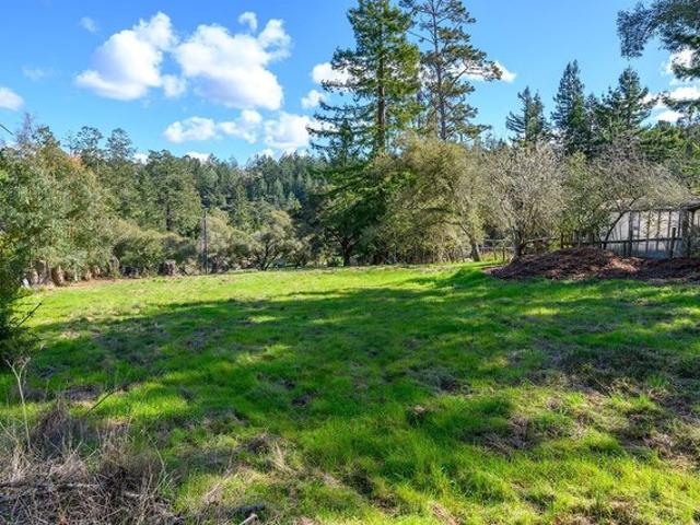 1120 W Sexton Rd, Sebastopol, CA 95472