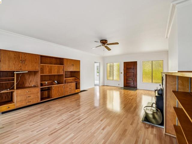 1120 Warfield Ave