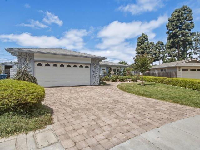 1120 Woodside Circle