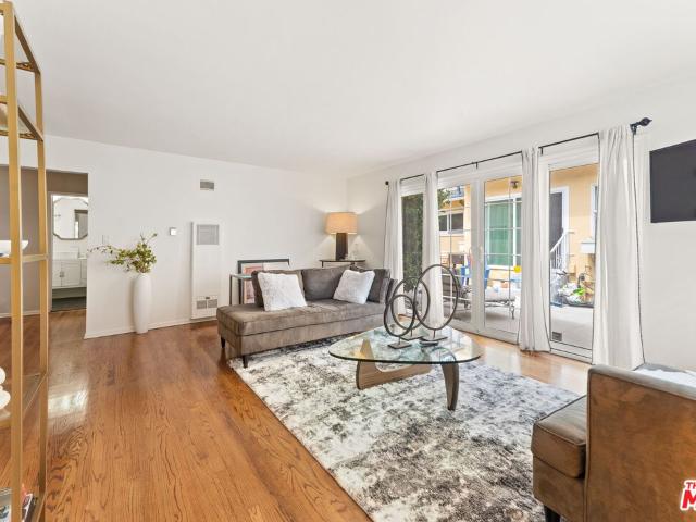 1120 23rd St, Unit C, Santa Monica, CA 90403 | MLS #26770 | Compass