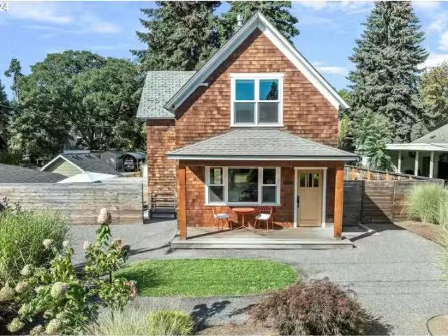 1120 5TH ST, HOOD RIVER, OR 97031 Single Family Residence For.