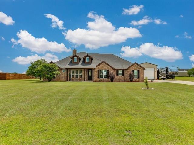 11210 Lakecrest Dr, Sanger, TX 76266