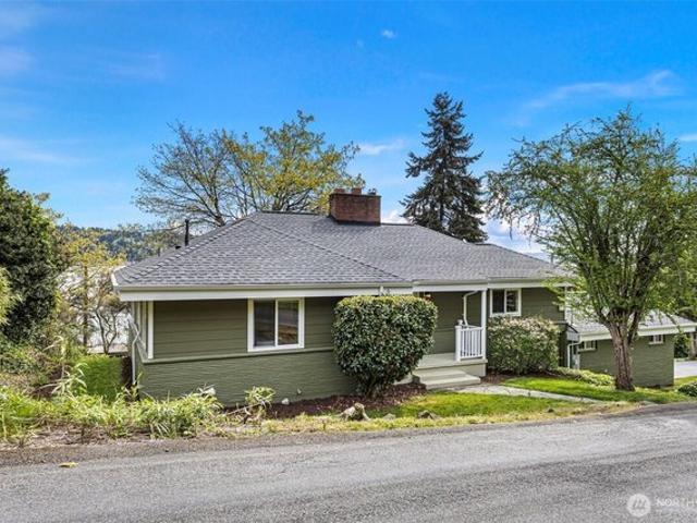 11210 Lakeside Ave NE, Seattle, WA 98125