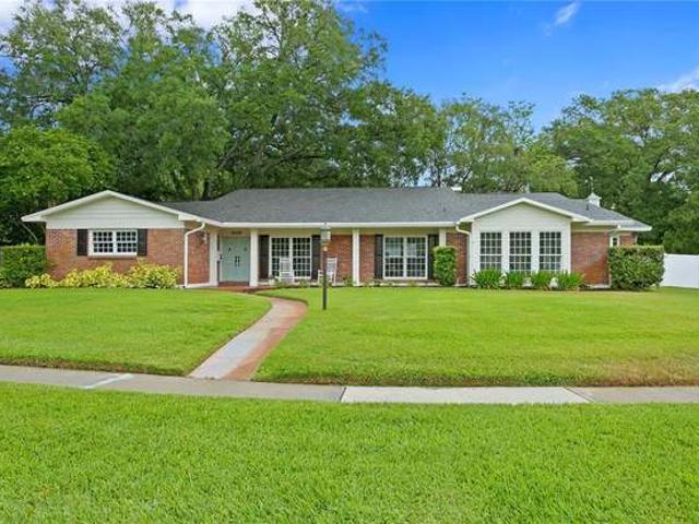 11212 Carrollwood Dr, 3 beds, 2 full baths