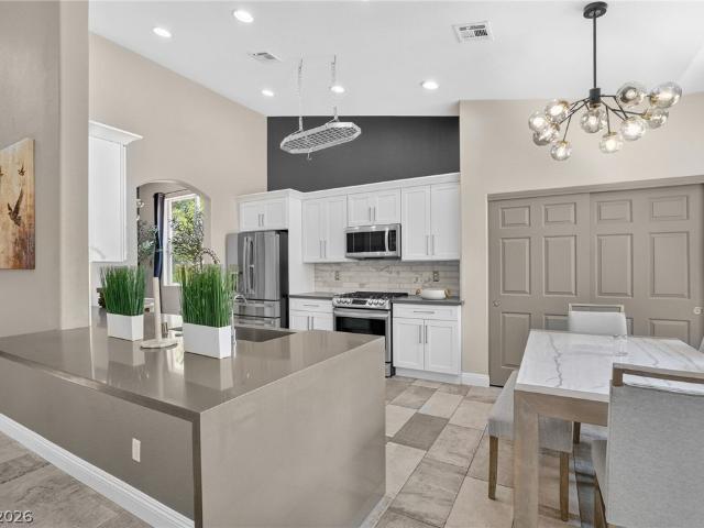 11212 Dell Cliffs Court