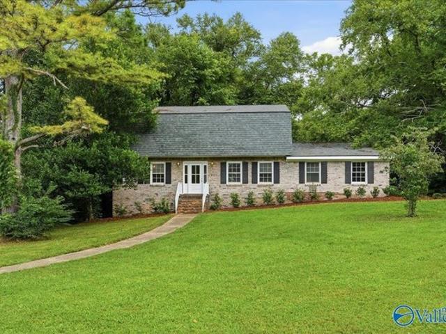 11217 Dellcrest Dr SE, Huntsville, AL 35803