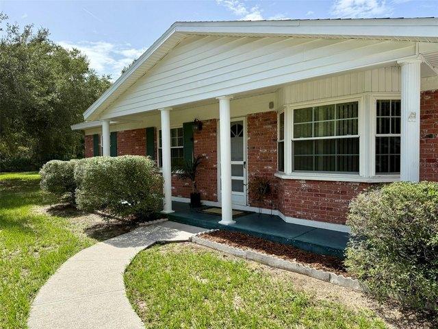 11215 Russell Dr, Seffner, FL 33584