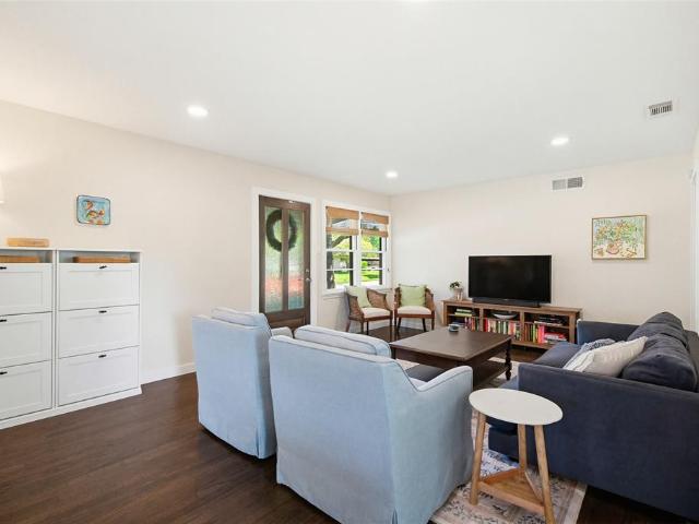 11216 Flamingo