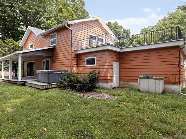 11218 N River Road