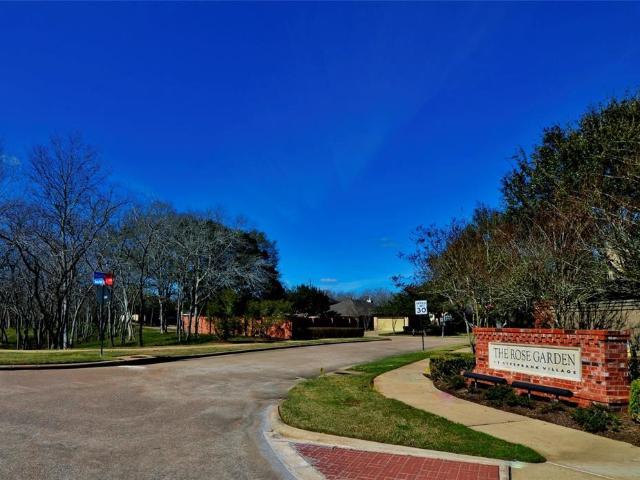 11219 English Rose Trail