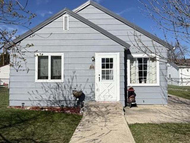 1121 New York St, Chinook, MT 59523