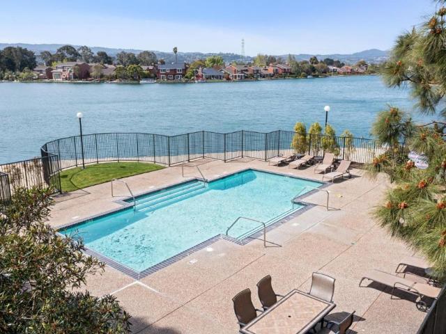 1121 Outrigger Lane