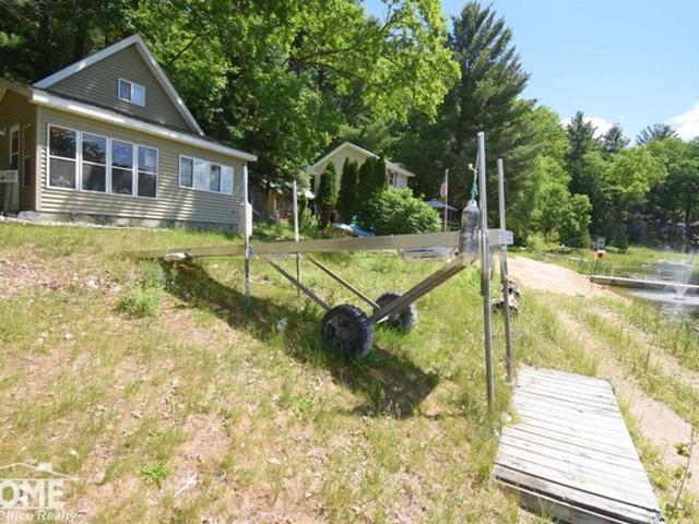 1121 and 1131 Lake Dr, Harrison, MI 48625
