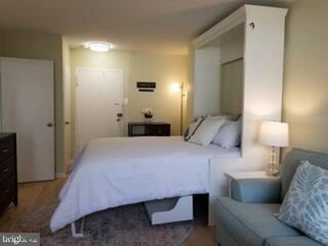 1121 Arlington Boulevard # 423