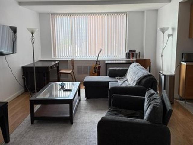 1121 Arlington Blvd Apt 825, Arlington, VA 22209